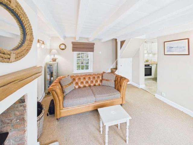2 bed house for sale