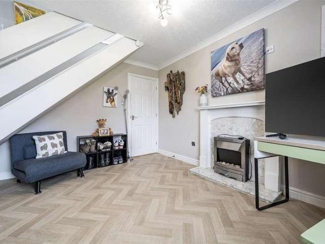 2 bed house for sale