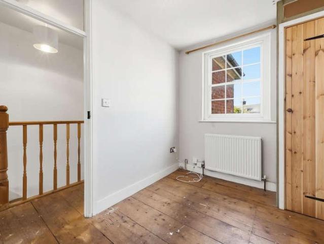 2 bed house for sale