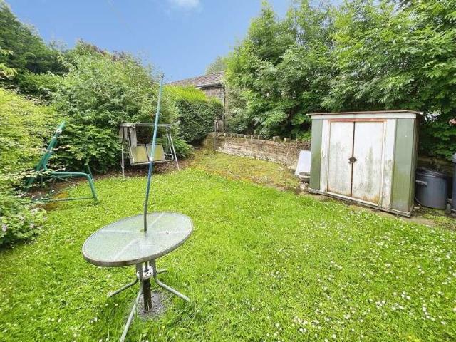 2 bed house for sale