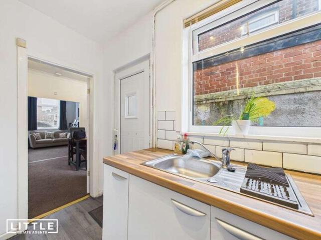 2 bed house for sale