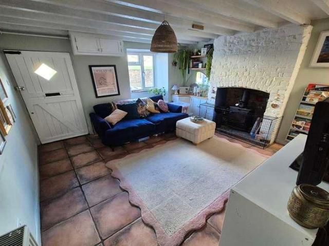 2 bed house for sale