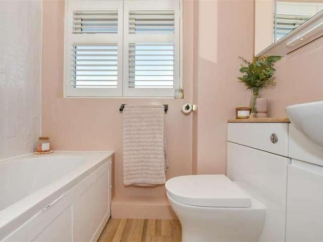 2 bed house for sale