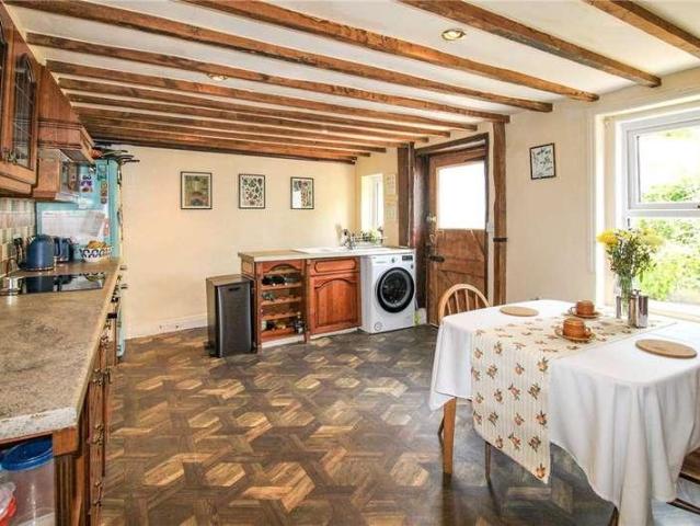 2 bed house for sale