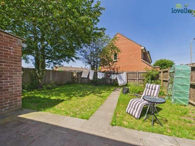 2 bed house for sale