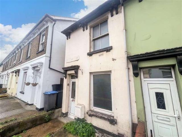 2 bed house for sale