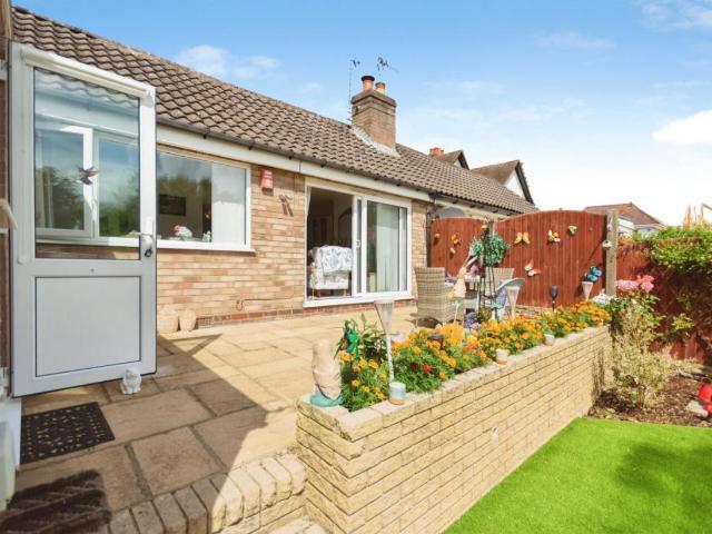 2 bed house for sale