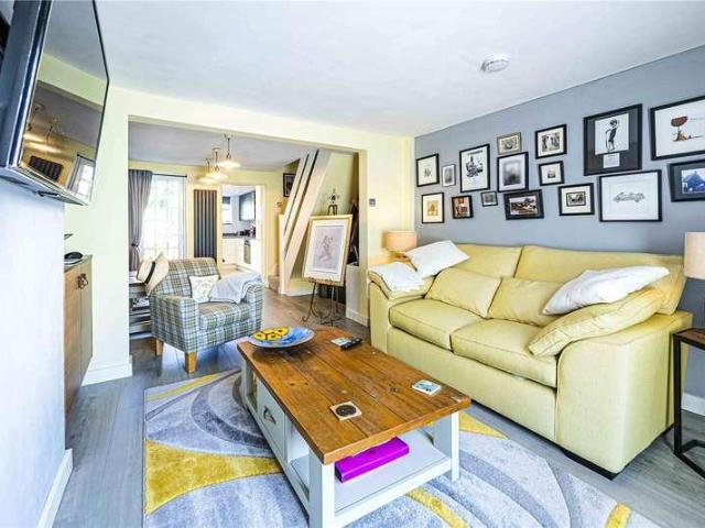 2 bed house for sale