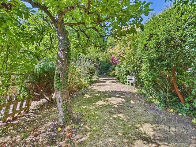 2 bed house for sale