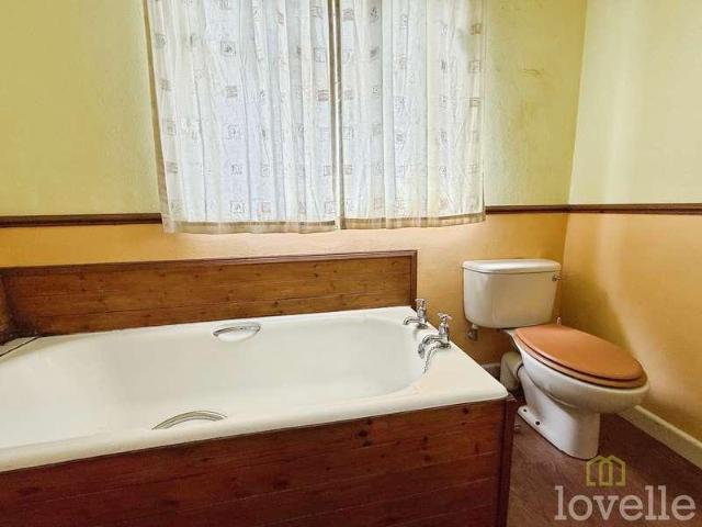 2 bed house for sale
