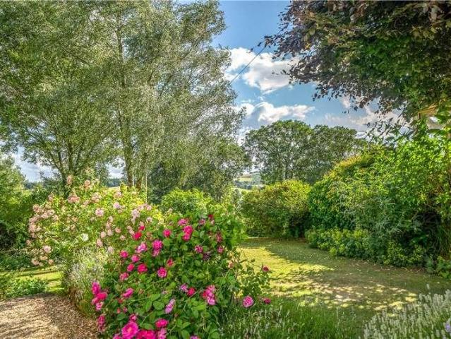 2 bed house for sale
