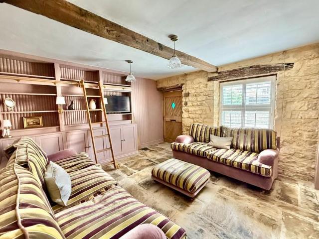 2 bed house for sale