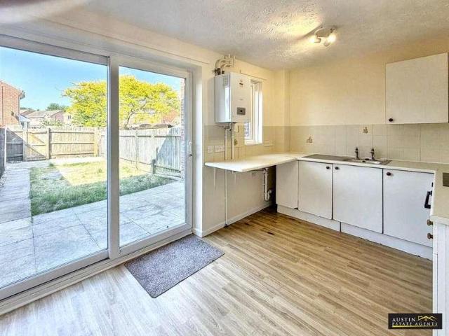 2 bed house for sale