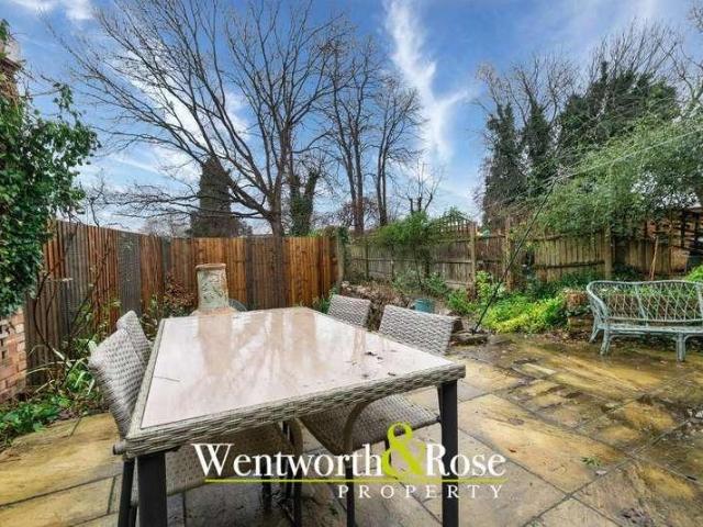 2 bed house for sale