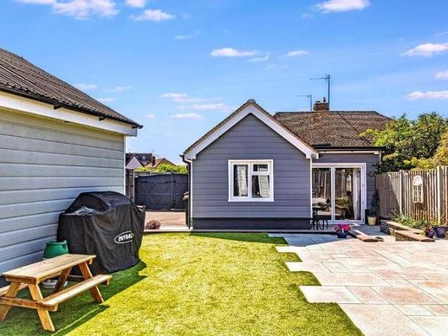 2 bed house for sale
