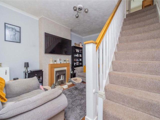 2 bed house for sale