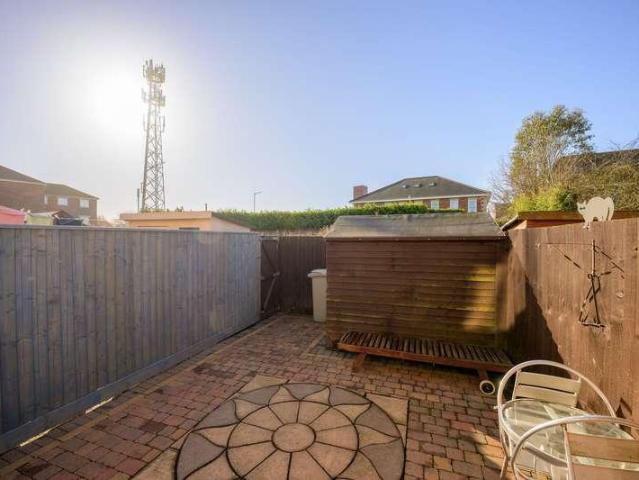 2 bed house for sale