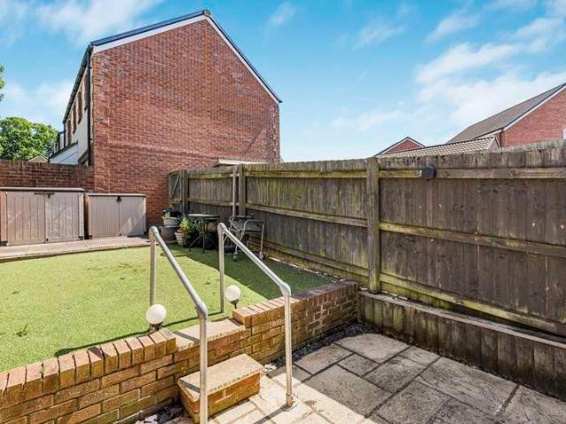 2 bed house for sale