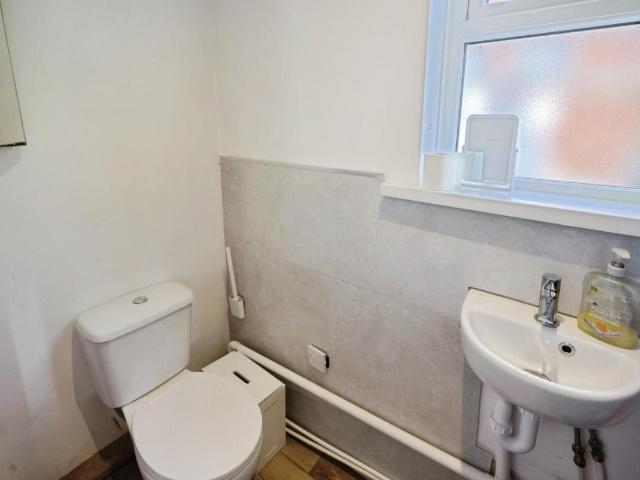 2 bed house for sale