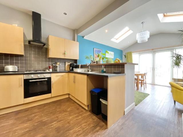2 bed house for sale