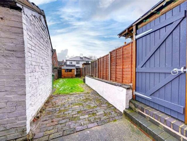 2 bed house for sale