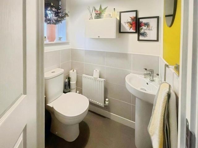 2 bed house for sale