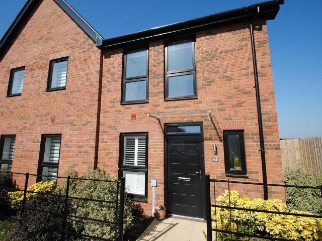 2 bed house for sale
