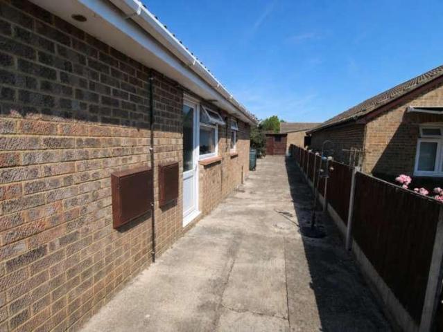 2 bed house for sale