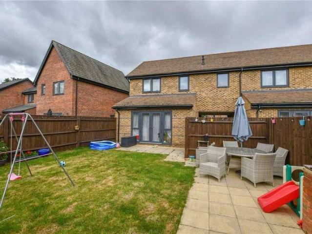 2 bed house for sale