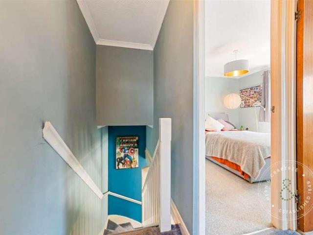 2 bed house for sale