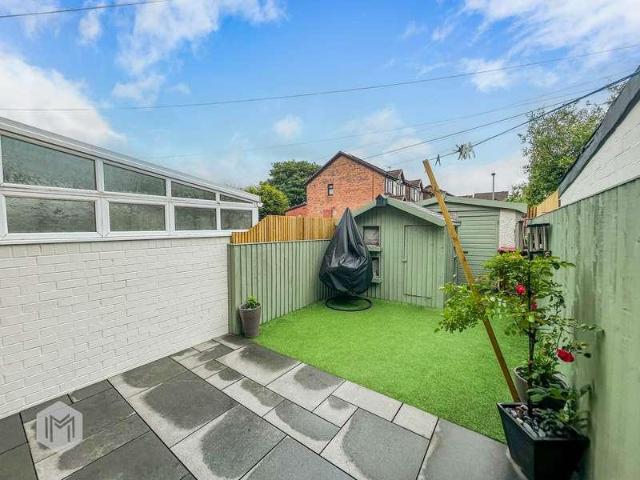 2 bed house for sale