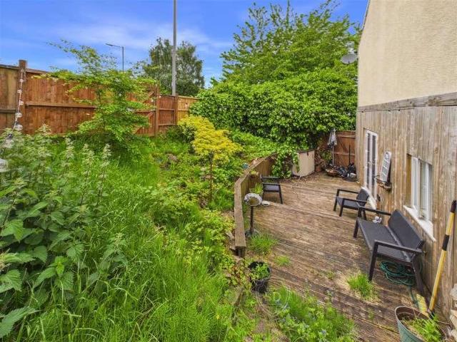 2 bed house for sale