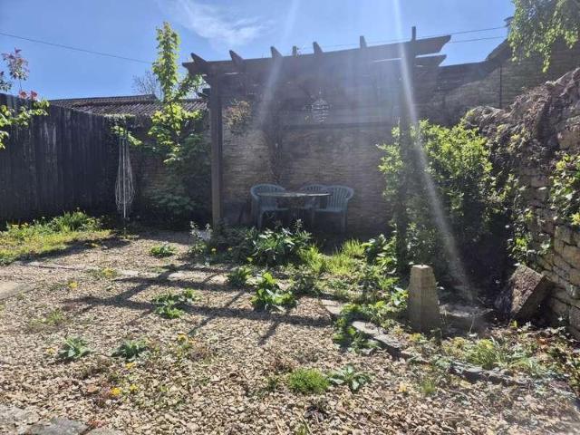 2 bed house for sale