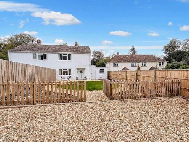 2 bed house for sale
