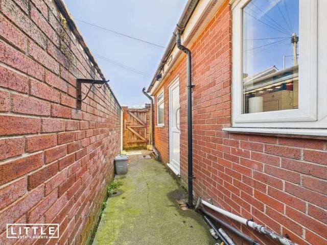 2 bed house for sale