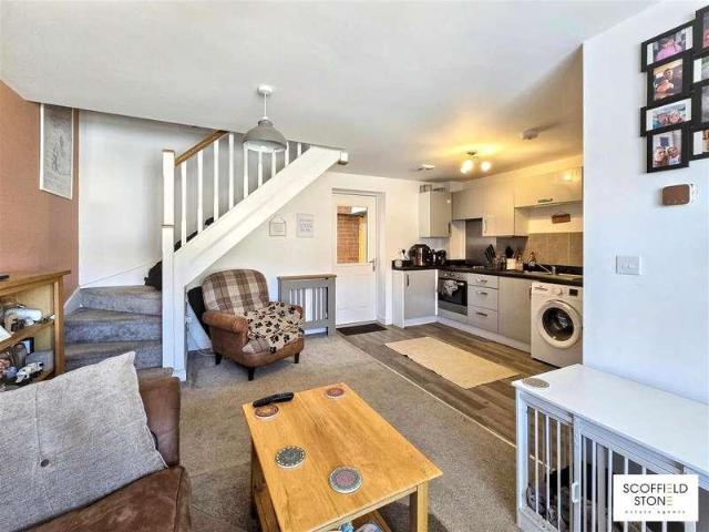 2 bed house for sale