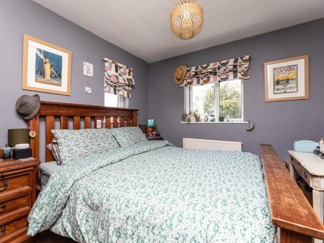 2 bed house for sale