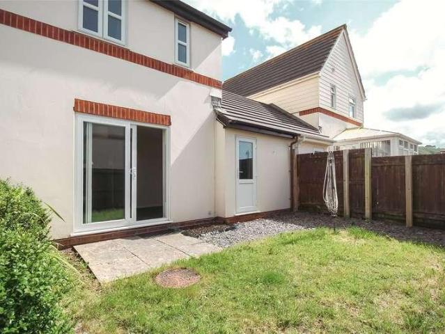 2 bed house for sale