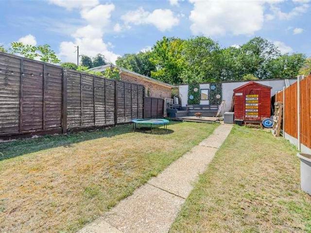2 bed house for sale