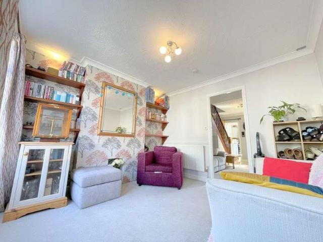 2 bed house for sale