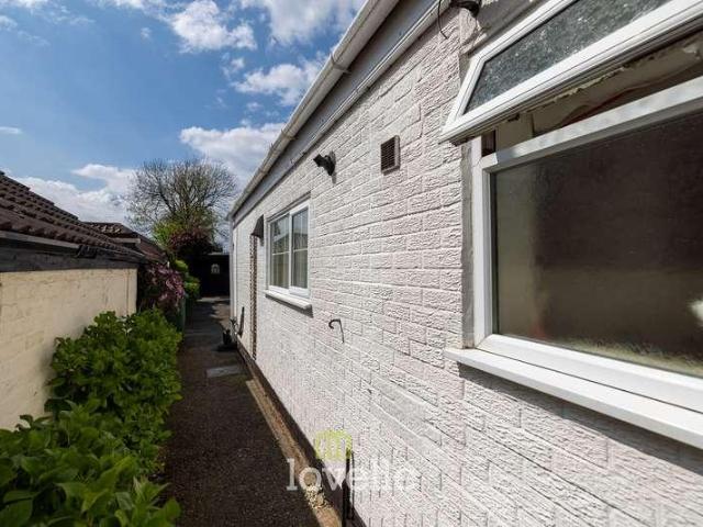 2 bed house for sale