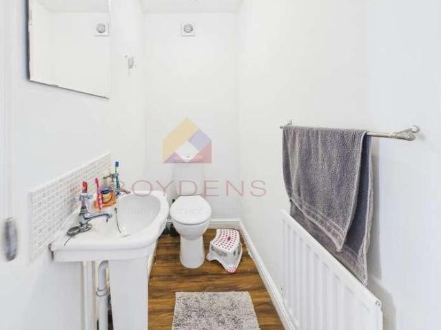 2 bed house for sale