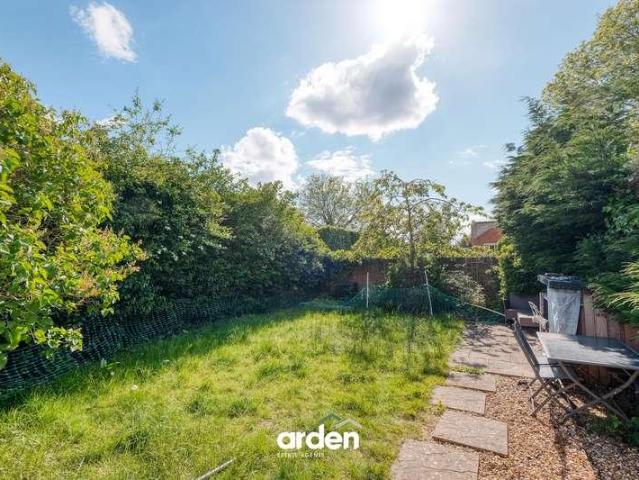 2 bed house for sale