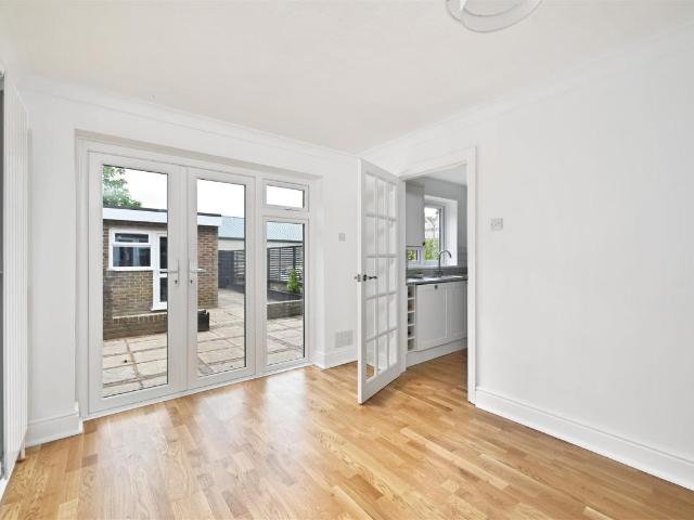 2 bed house for sale