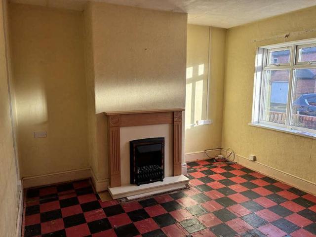 2 bed house for sale