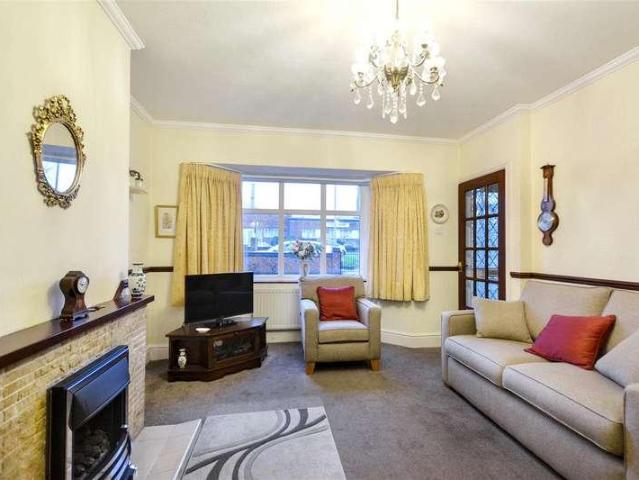 2 bed house for sale