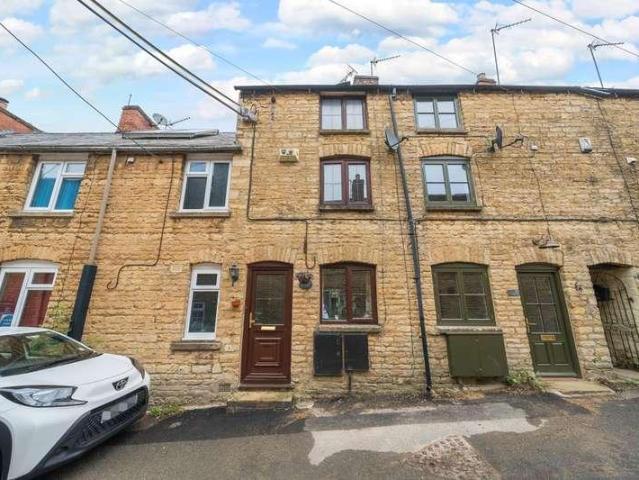 2 bed house for sale