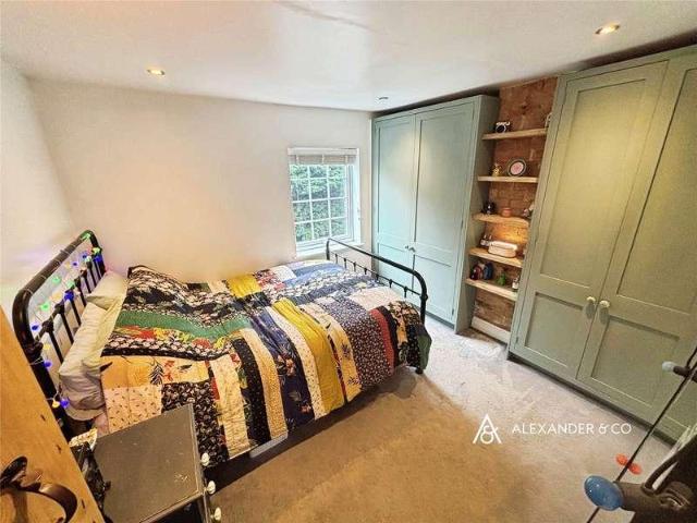 2 bed house for sale