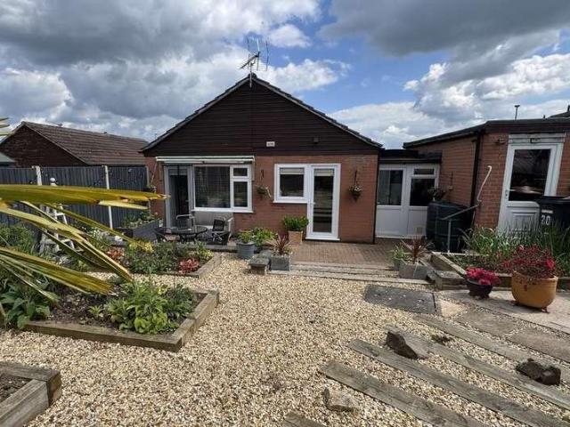 2 bed house for sale