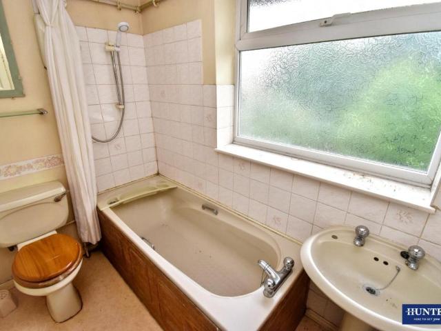 2 bed house for sale